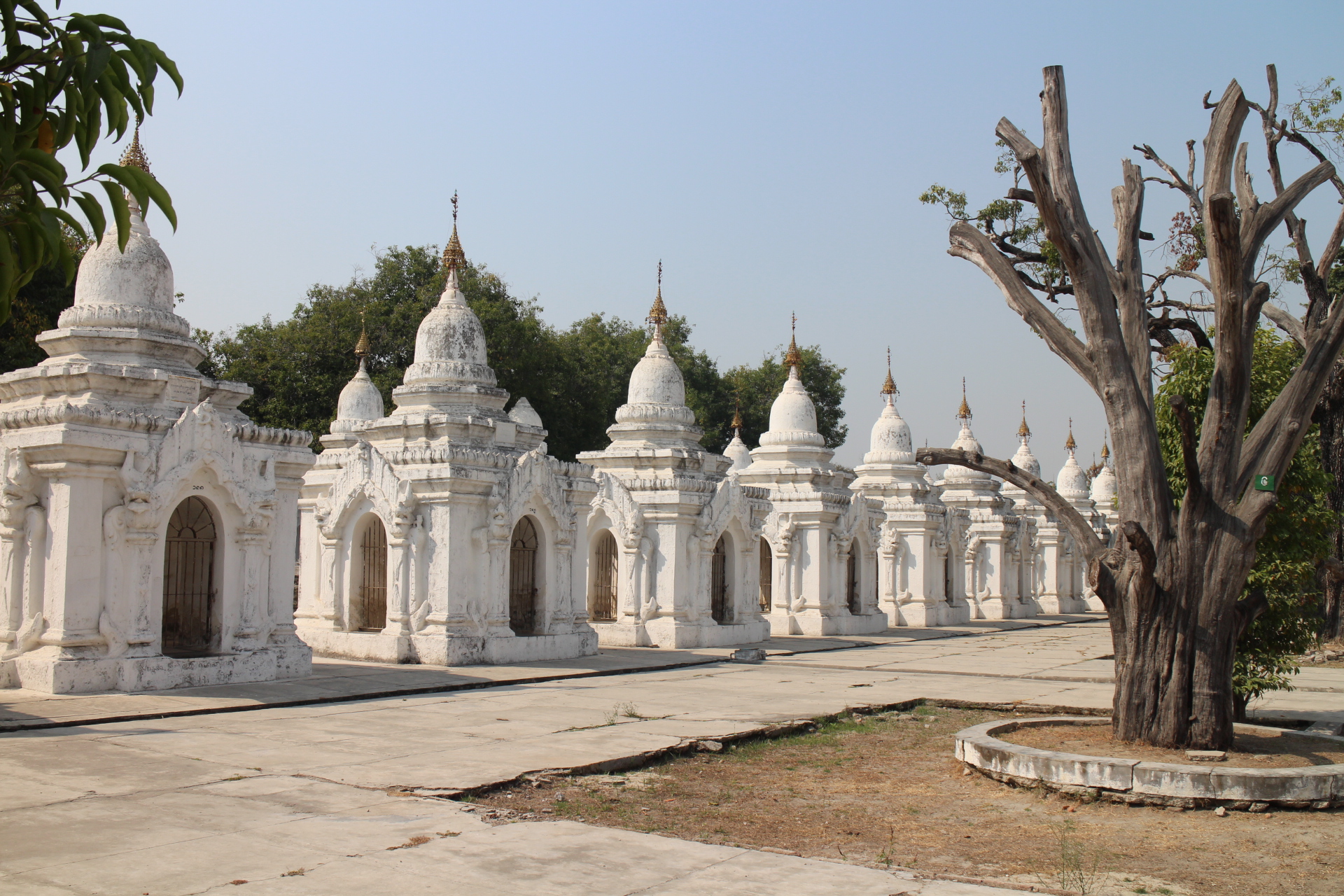 The road to Mandalay city - TRAVEL COCKTAIL